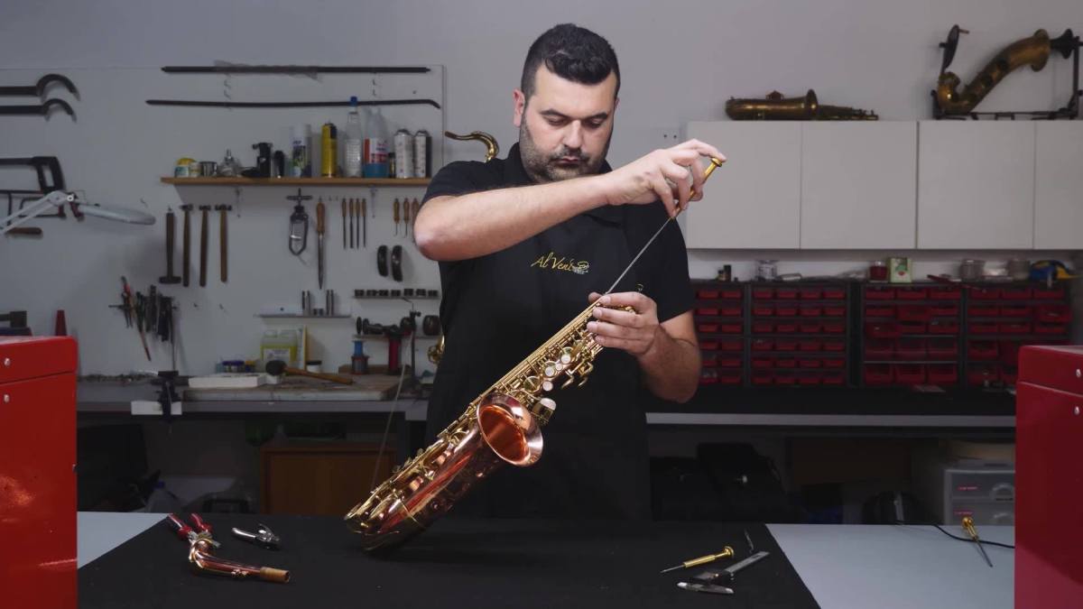 SaxRules.com Oscar Egea